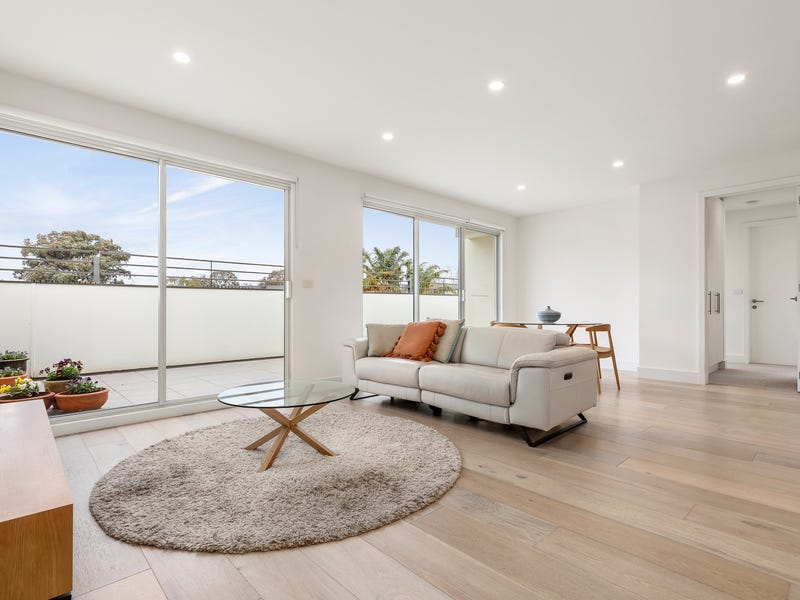18/8-10 Durrant Street, Brighton, Vic 3186 - Property Details