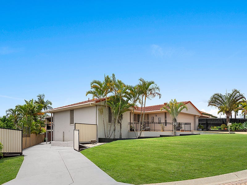 8 Pembridge Place, Carindale, Qld 4152 - Property Details