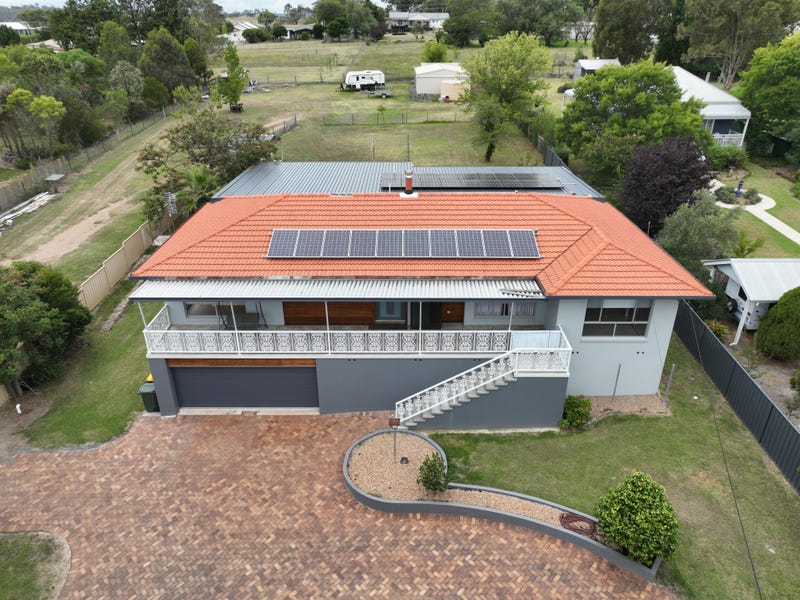 123 Wood Street, Tenterfield, NSW 2372 - Property Details
