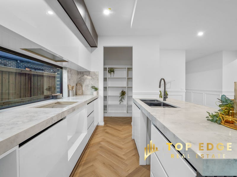 21 Moonflower Drive, Fraser Rise, VIC 3336 - realestate.com.au