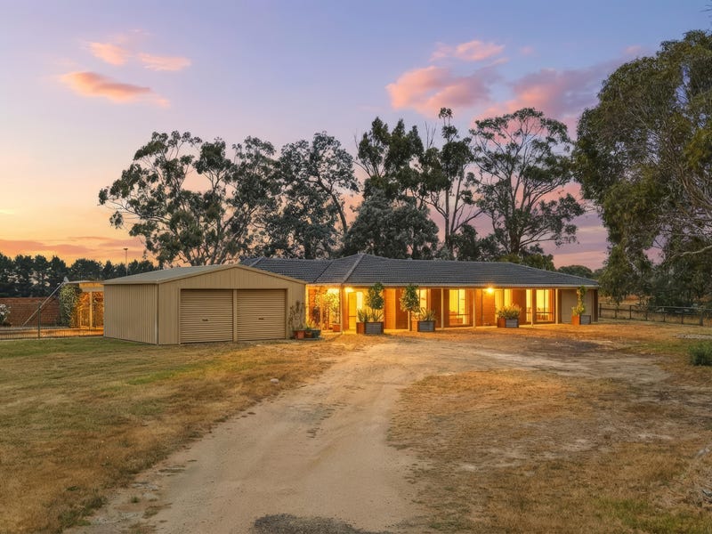4 Bedroom Properties for Sale in Macedon Ranges Shire, VIC Pg. 2 ...