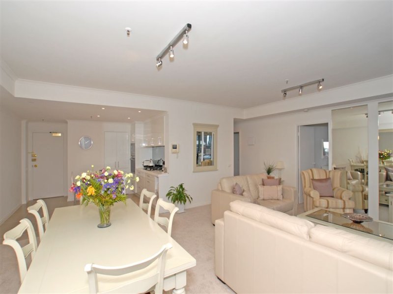 1112/83 Queens Bridge Street, Southbank, VIC 3006 - realestate.com.au