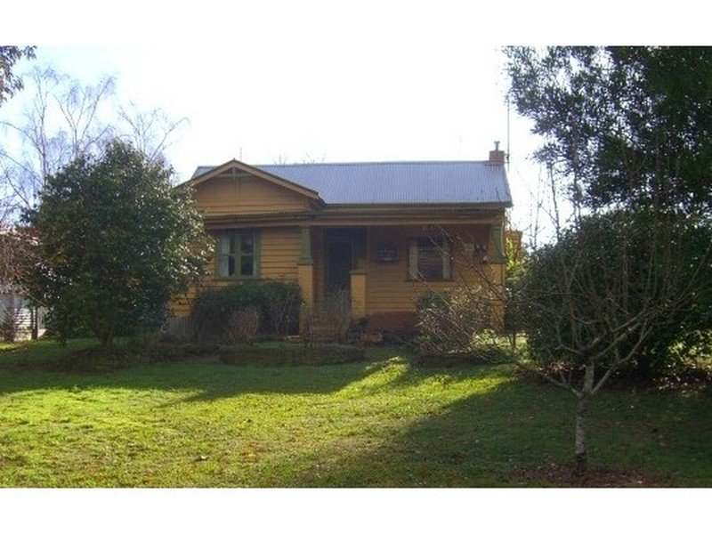 36 Peter Street, Cobden, Vic 3266 - Property Details