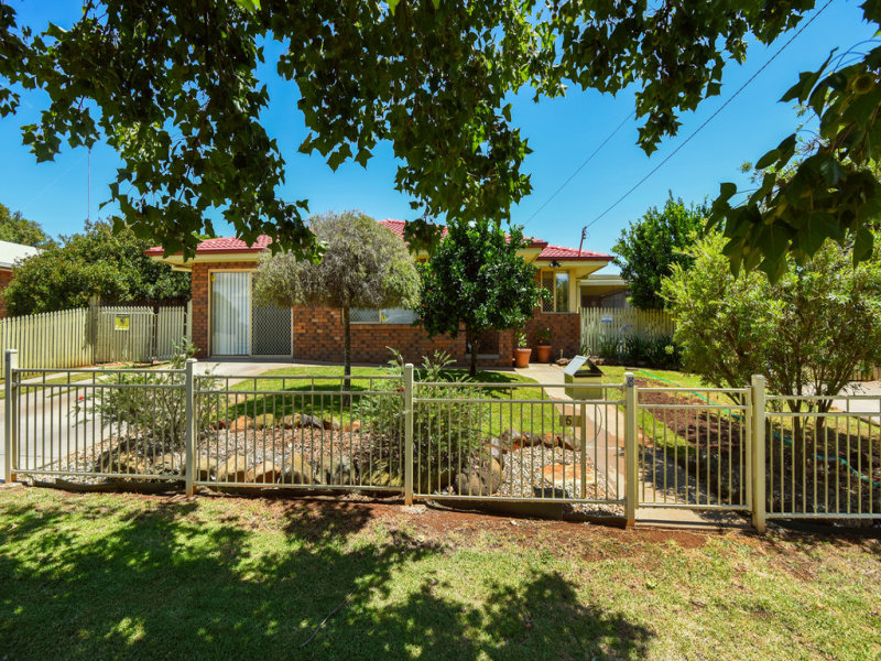 5 Kuhn Street, Kearneys Spring, QLD 4350 - realestate.com.au
