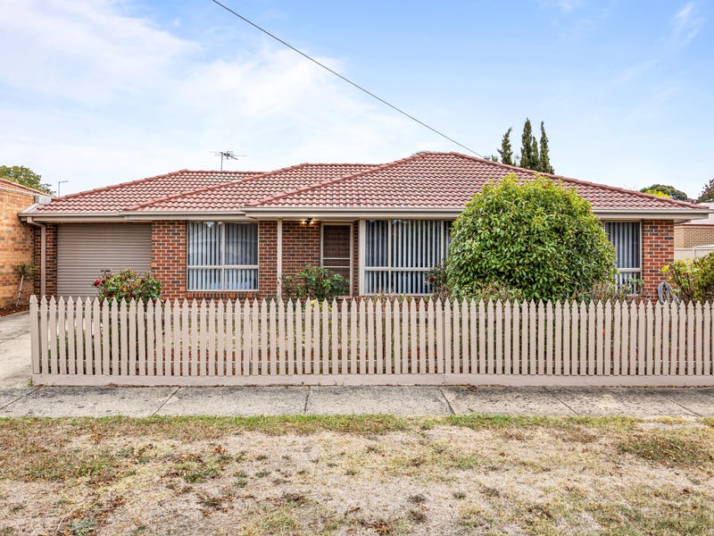1/906 Talbot Street South, Redan, Vic 3350 - Property Details