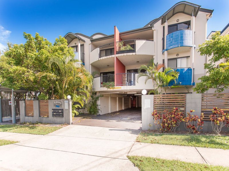 1/9 McNaughton Street, Redcliffe, Qld 4020 - Property Details