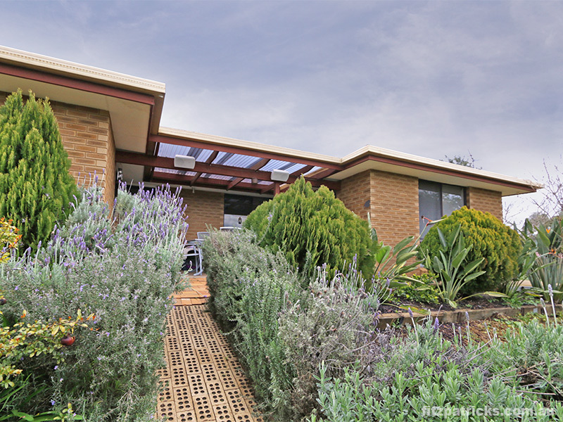 2 Jamie Place, Tolland, NSW 2650 - Property Details