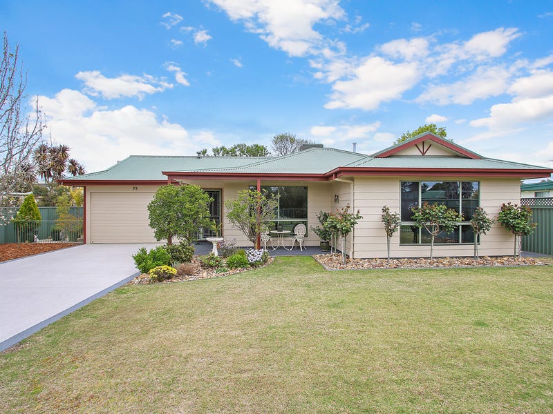 73 Townsend Street, Howlong, NSW 2643 - realestate.com.au