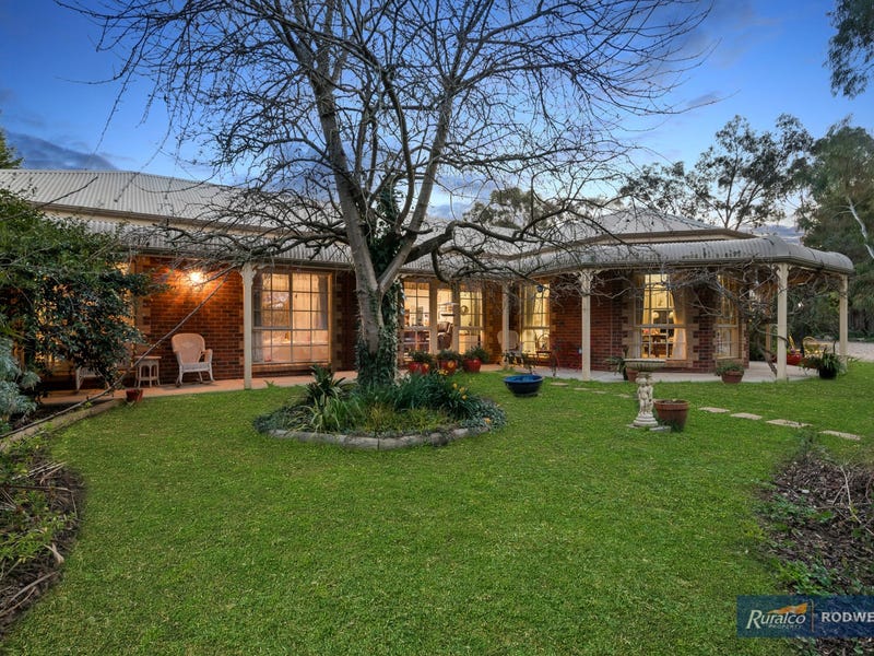 34 Melrose Drive, Kilmore, Vic 3764 - Property Details