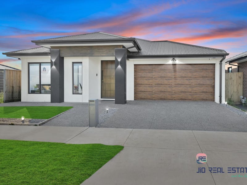7 Loch Street, Thornhill Park, VIC 3335 - realestate.com.au