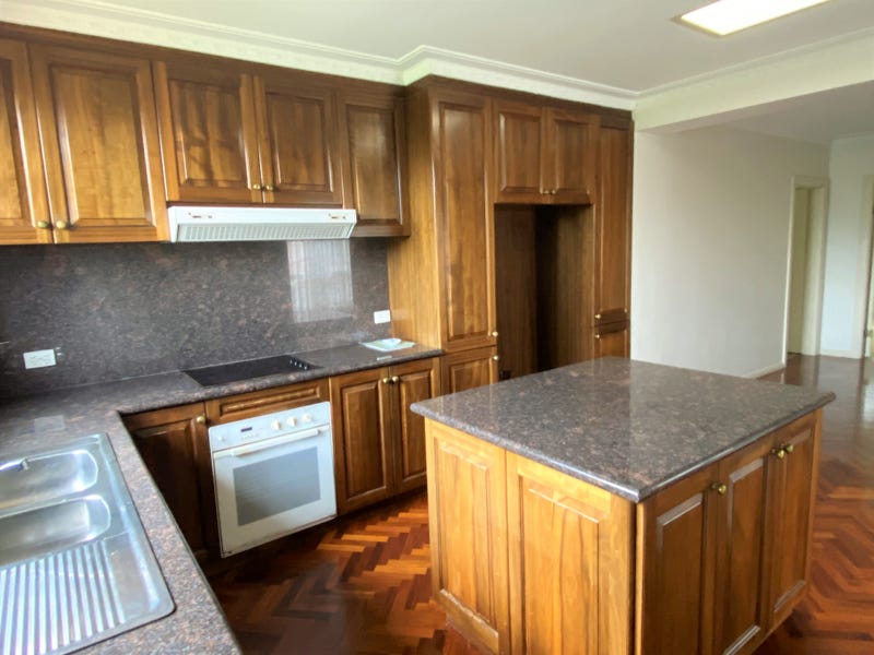 8 Hyton Cres, Kew, VIC 3101 - realestate.com.au