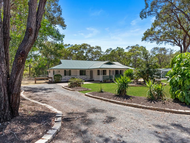 2 Barallen Close, Booral, Qld 4655 - Property Details