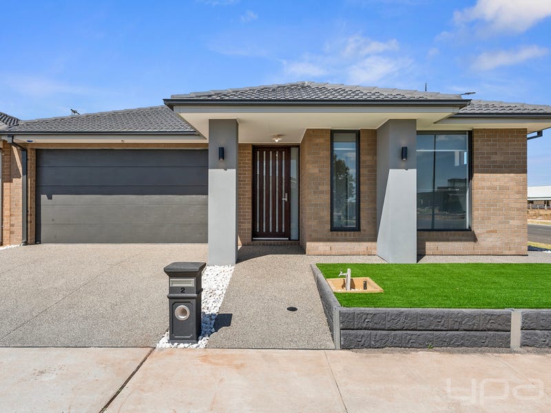2 Kirkham Drive, Thornhill Park, VIC 3335 - realestate.com.au