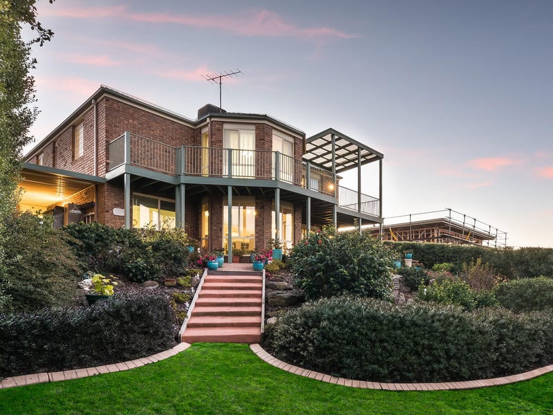 15 Highland Way, Highton, VIC 3216 - realestate.com.au