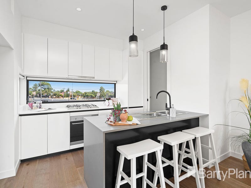 2/1 Long Street, Mentone, Vic 3194 - Property Details