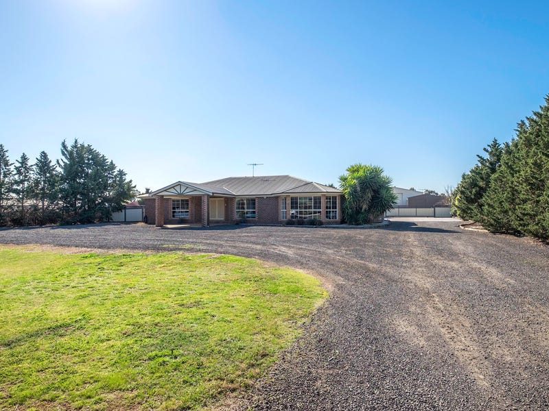 15 Springbank Way, Brookfield, Vic 3338 - Property Details