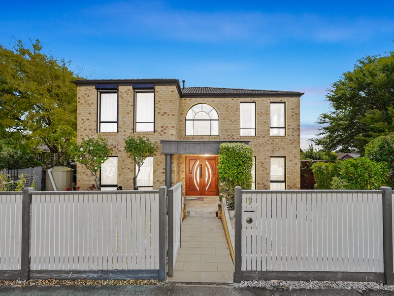 1 Glenn Erin Way, Berwick, Vic 3806 - Property Details