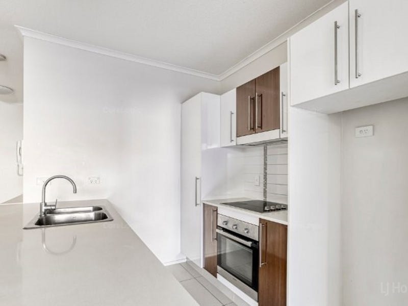 10/171 Scarborough Street, Southport, Qld 4215 - Property Details