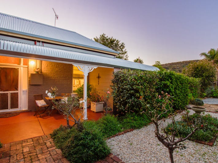 2 Armstrong Road, Kelmscott, WA 6111 - Property Details