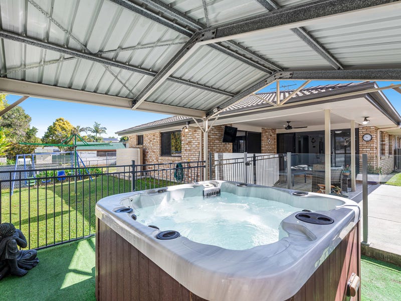 8 Daniel Street, Lota, Qld 4179 - Property Details