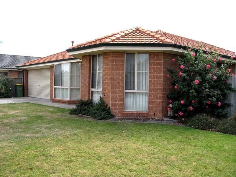3 Mark Place, Pakenham, Vic 3810 - Property Details