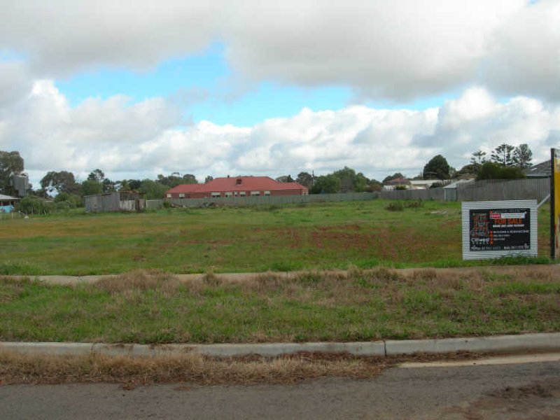 8/4 Austin Place, Melton South, VIC 3338 - realestate.com.au