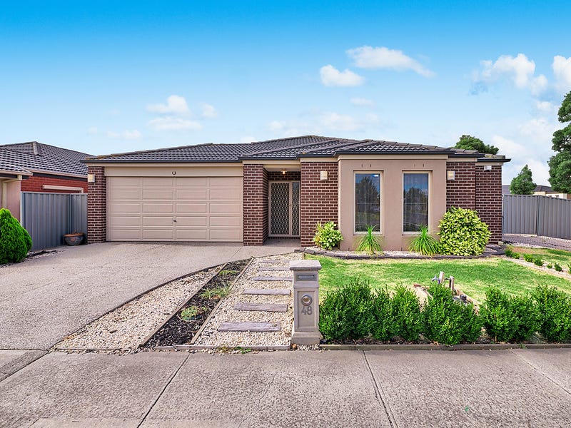 48 Bradford Drive, Cranbourne East, VIC 3977 - realestate.com.au