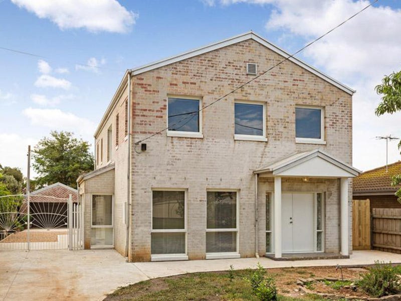 10 Nolan Grove, Werribee South, VIC 3030 - realestate.com.au