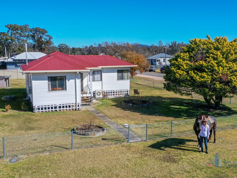 44 Merinda Street, Wallangarra, QLD 4383 - realestate.com.au