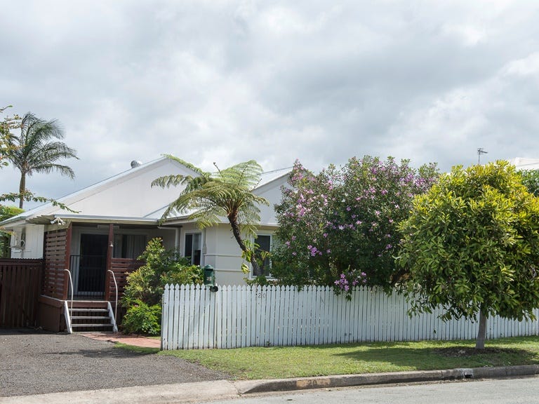 20 First Avenue, Labrador, Qld 4215 - realestate.com.au