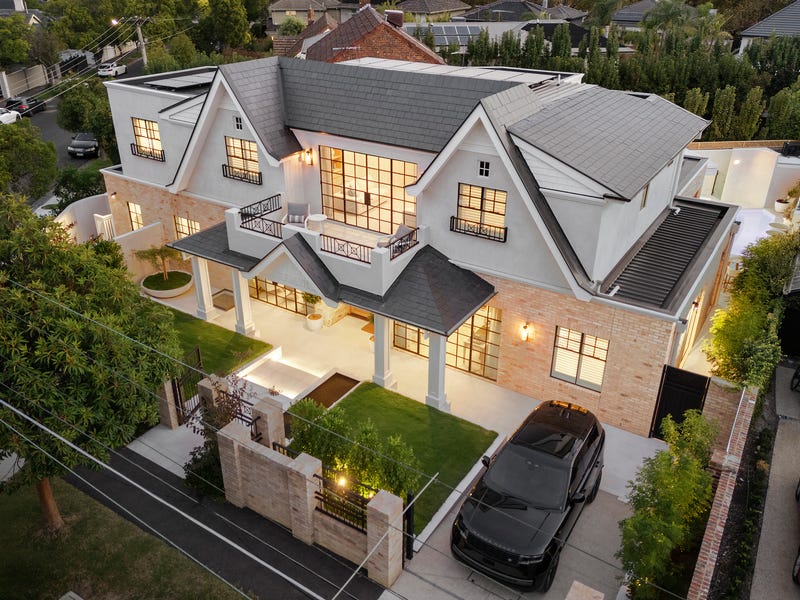 8 Hammond Street, Brighton, VIC 3186 - realestate.com.au