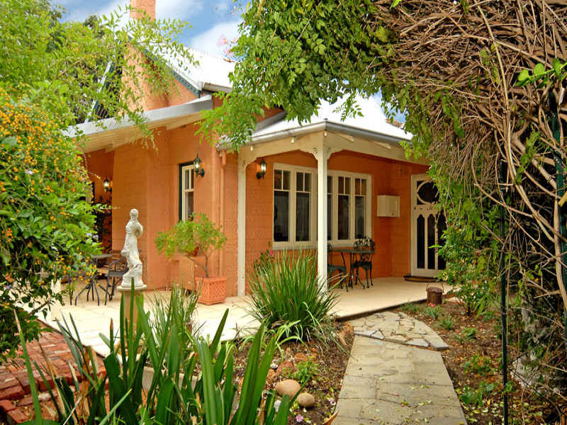 950 West Swan Road, Caversham, WA 6055 - Property Details