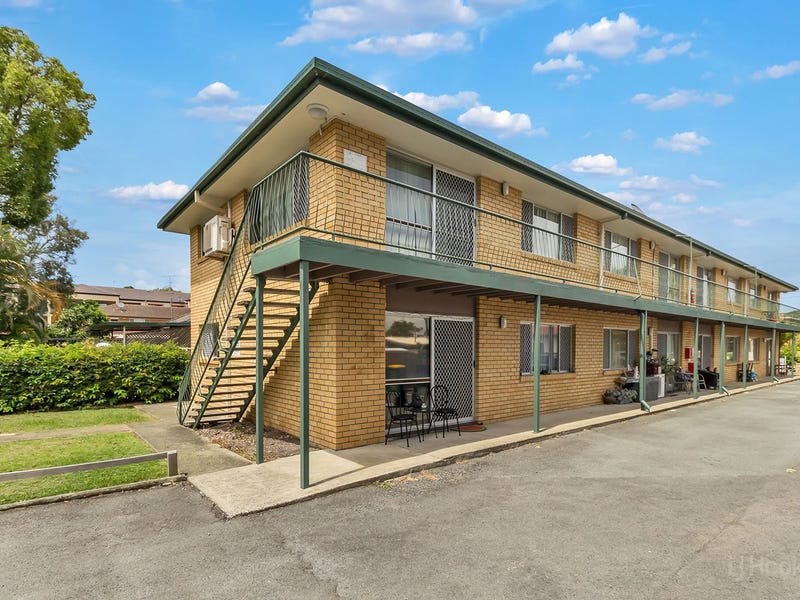 4/39 Middle Street, Labrador, Qld 4215 - Property Details