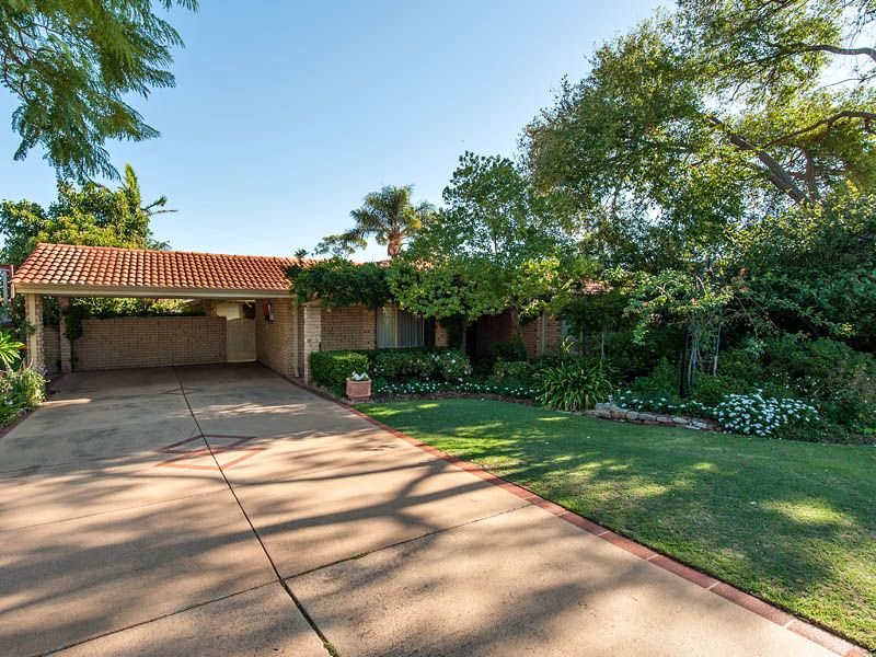 8 Nigel Court, Leeming, WA 6149 - realestate.com.au