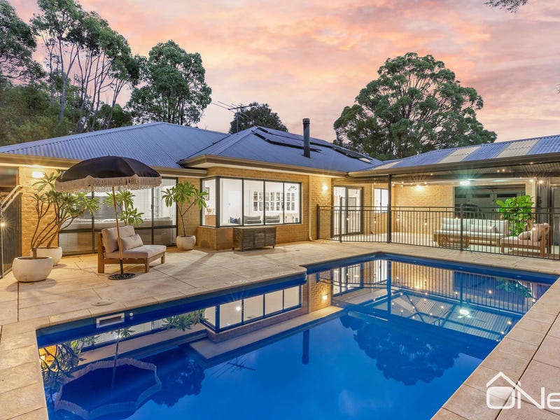 10 Henty Lookout, Roleystone, WA 6111 - Property Details