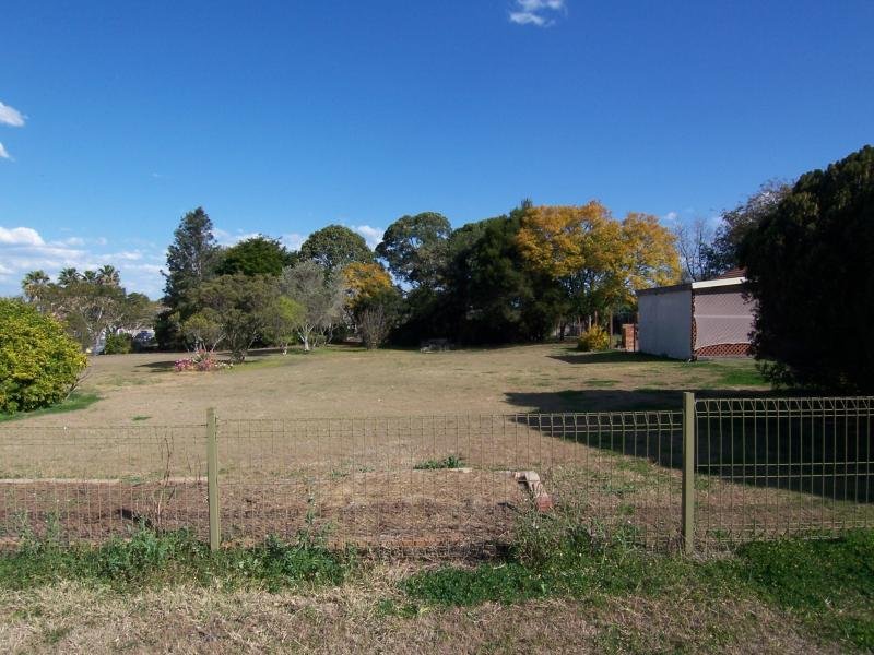 32 Queen Street, Walloon, QLD 4306 - realestate.com.au