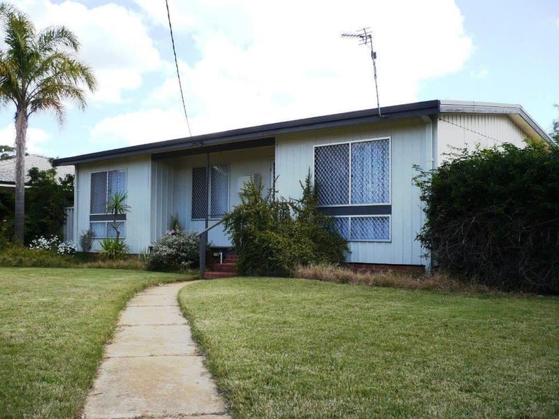 96 Roberts Street, Moora, WA 6510 - Property Details