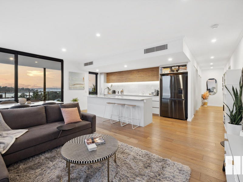 401/8 Henley Street, Como, WA 6152 - Property Details