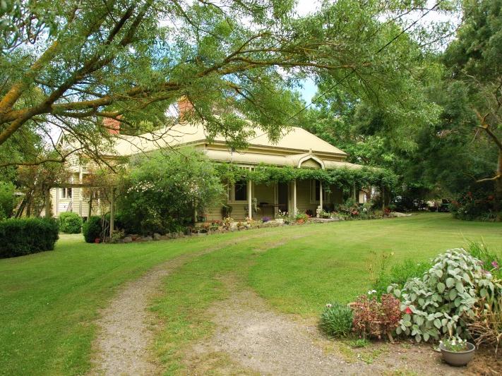 915 Falls Road, Fish Creek, Vic 3959 - Property Details