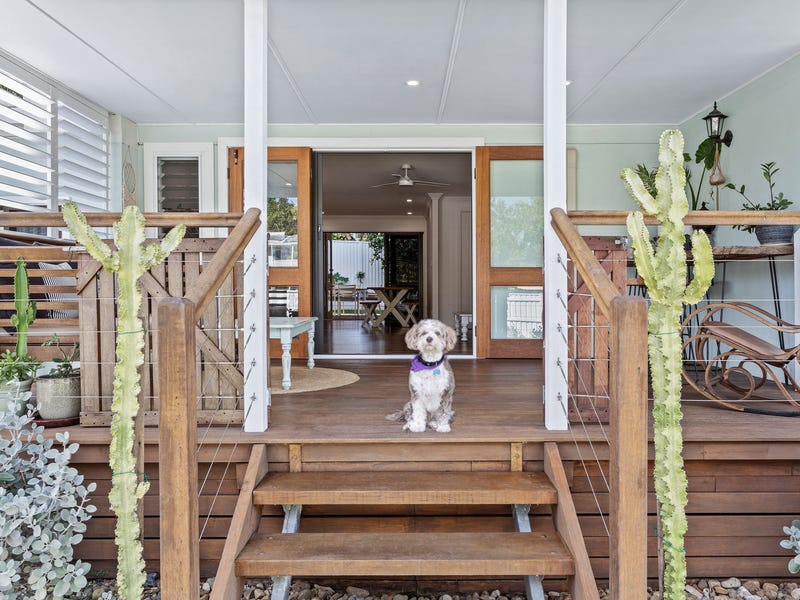 15 Goss Avenue, Labrador, Qld 4215 - Property Details