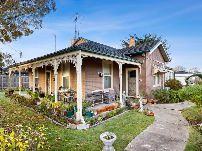18 Sturt Street Kyneton Vic 3444 House For Sale Realestate au