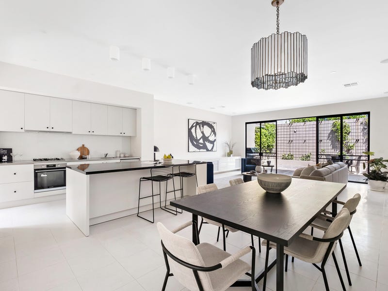 8 Springfield Avenue, Toorak, VIC 3142 - realestate.com.au