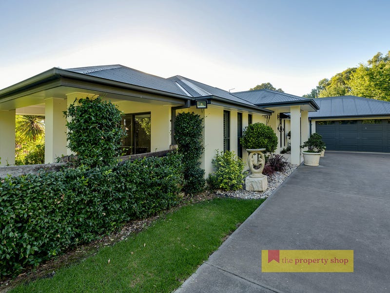 37 Robert Hoddle Grove, Mudgee, NSW 2850 - Property Details