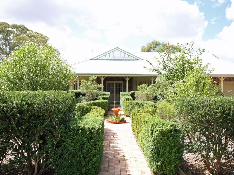 5 Merriman Place, Murrumbateman, NSW 2582 - Property Details
