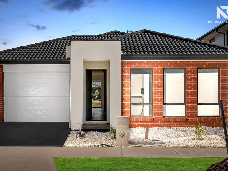 8 Bellview Drive, Rockbank, VIC 3335 - realestate.com.au