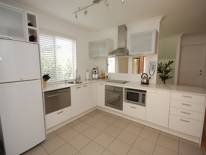 4/19 Gordon Street, Labrador, Qld 4215 - Property Details