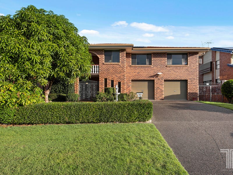 15 Brodick Street, Carindale, Qld 4152 - Property Details