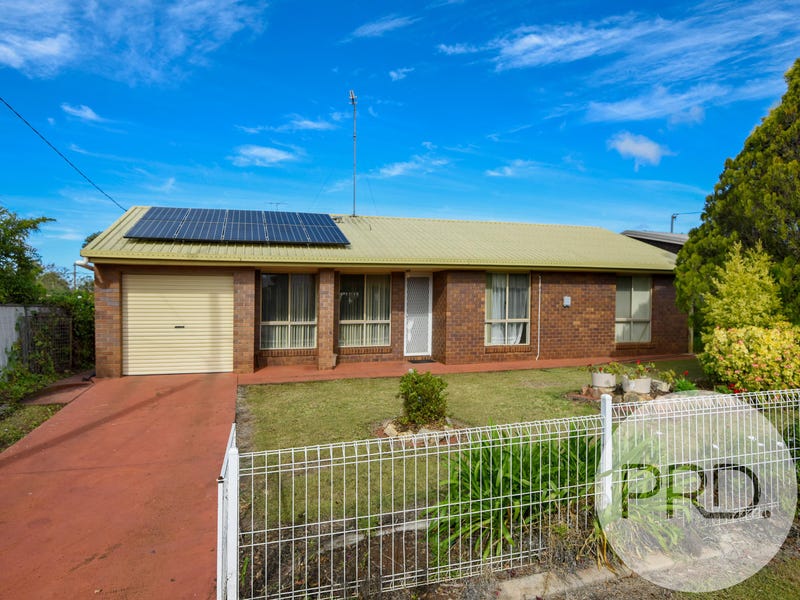 400 Stenner Street, Kearneys Spring, QLD 4350 - realestate.com.au