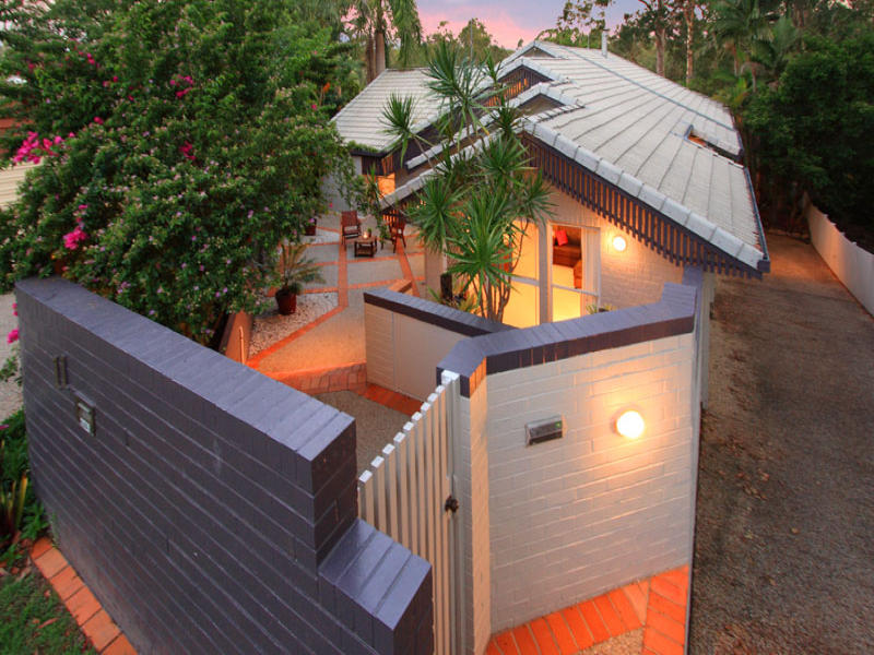 11 Moonah Street, Chapel Hill, QLD 4069 - realestate.com.au