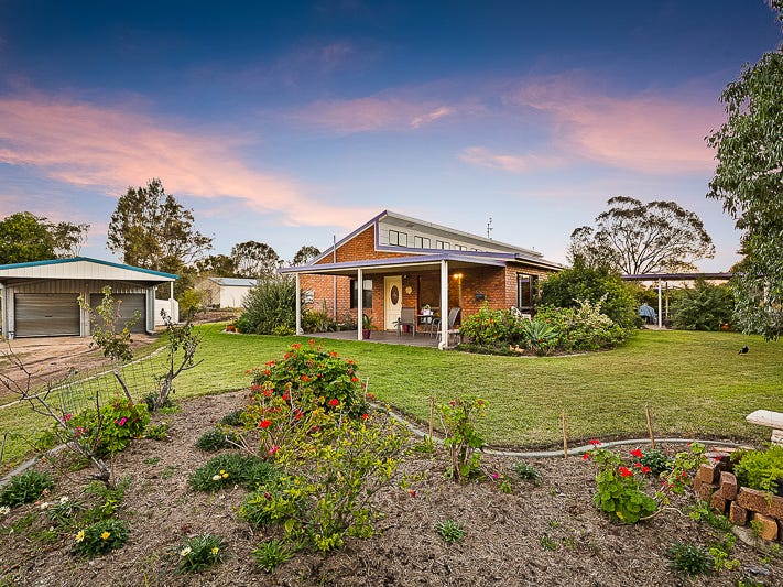 46 Golf Course Road, Goombungee, Qld 4354 - Property Details